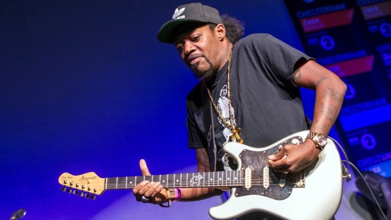 How to Learn Guitar Left-Handed│Leftyhandy